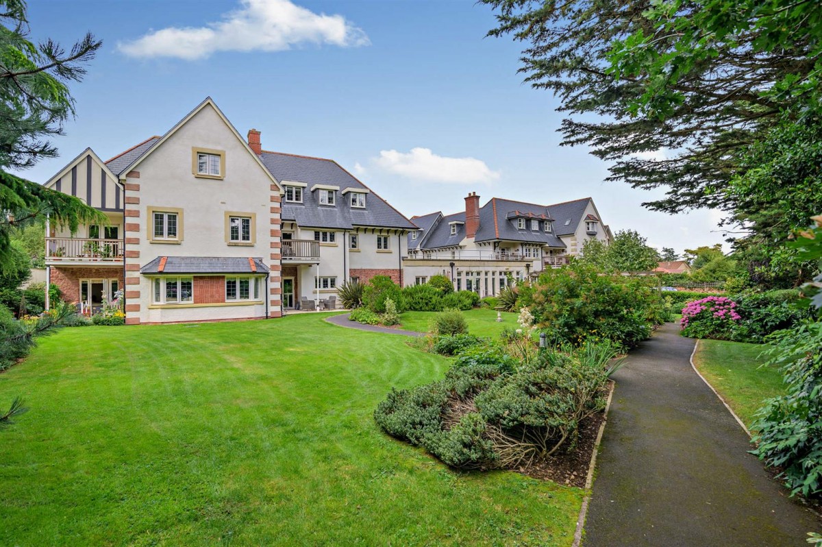 Beechfield Court, The Parks, Minehead | McCarthy and Stone Resales