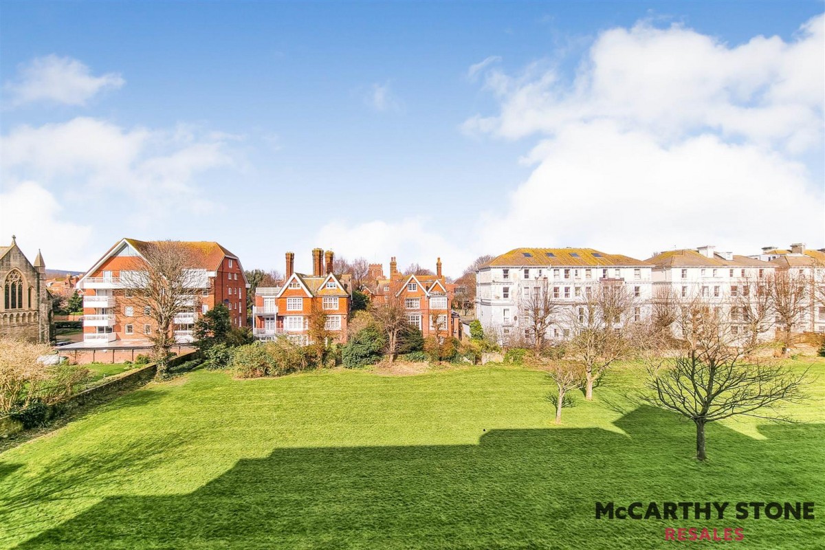 Martello Court, Jevington Gardens, Eastbourne, East Sussex, BN21 4SD ...