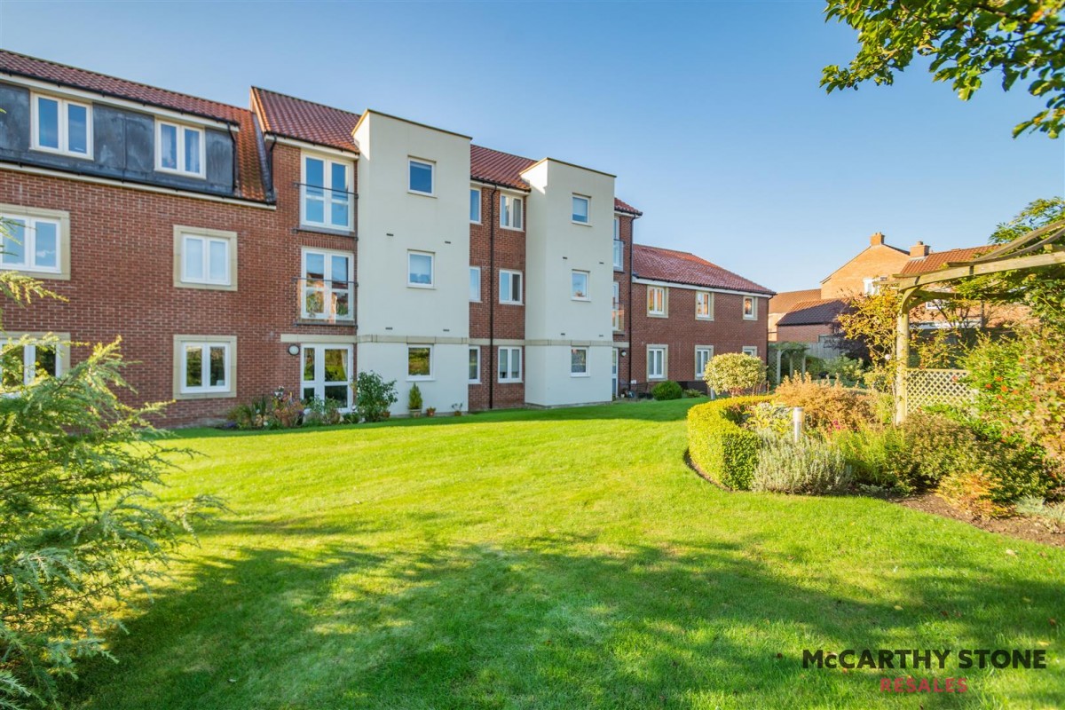 Stillington Road, Easingwold, York | McCarthy and Stone Resales