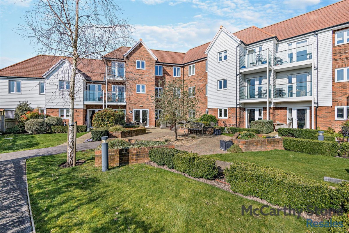 Oak Tree Court, Smallhythe Road, Tenterden | McCarthy and Stone Resales
