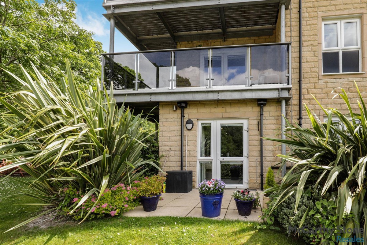 Squirrel Way, Shadwell, Leeds | McCarthy and Stone Resales