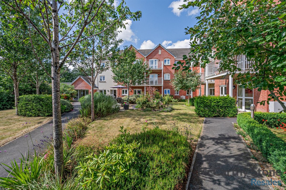 Squire Court, South Street, South Molton | McCarthy and Stone Resales