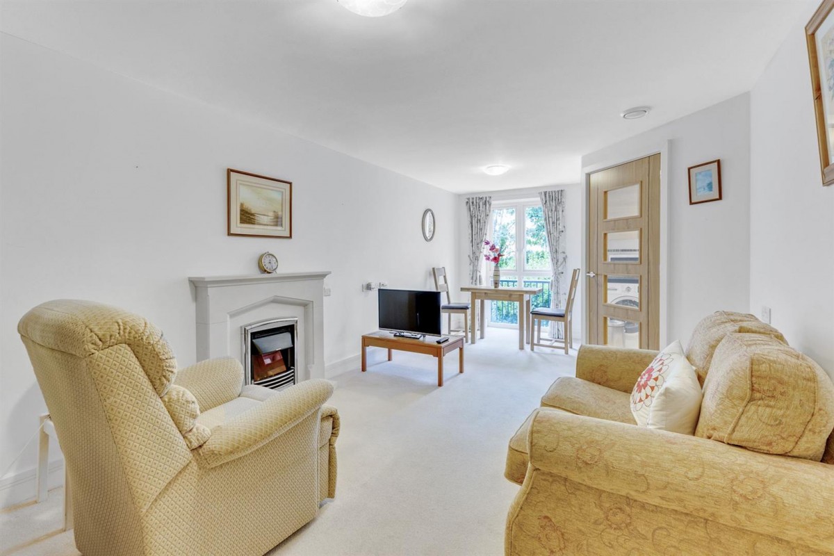 Crayshaw Court, Abbotsmead Place, Caversham, Reading | McCarthy and ...