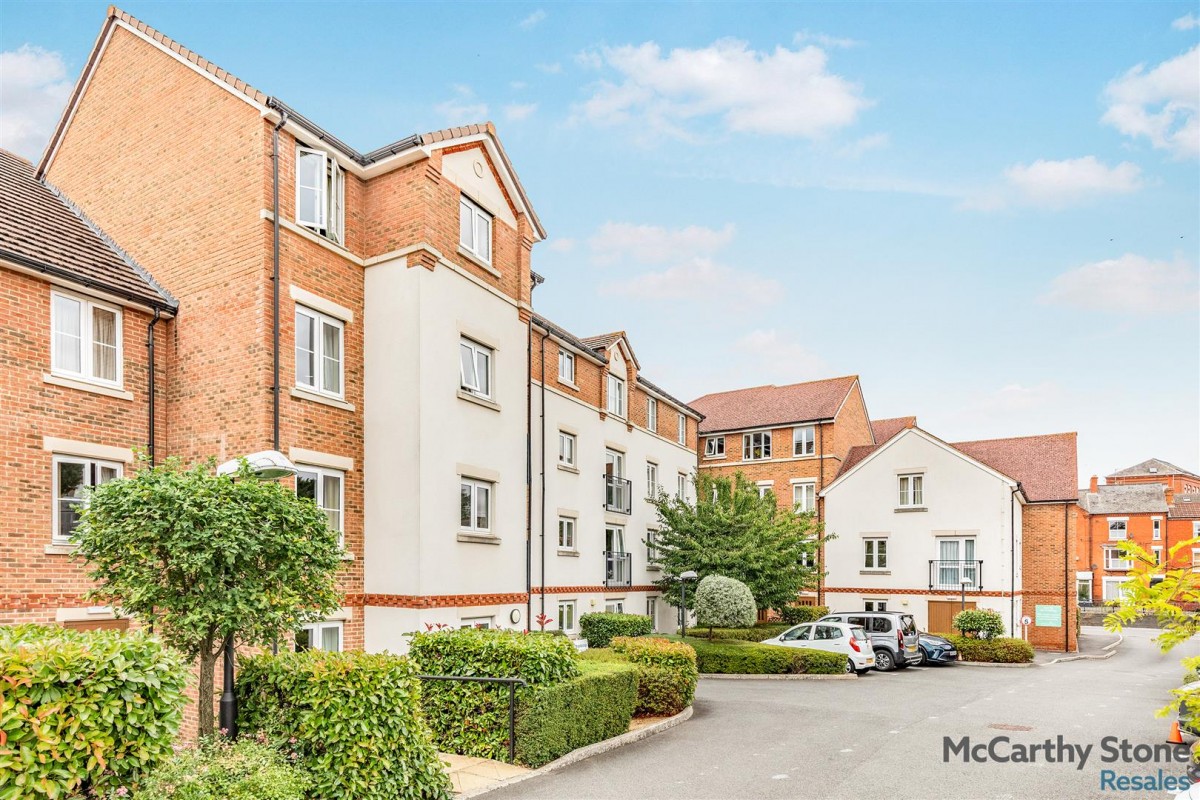 High Street South, Rushden, Northamptonshire, NN10 0FR | McCarthy and ...