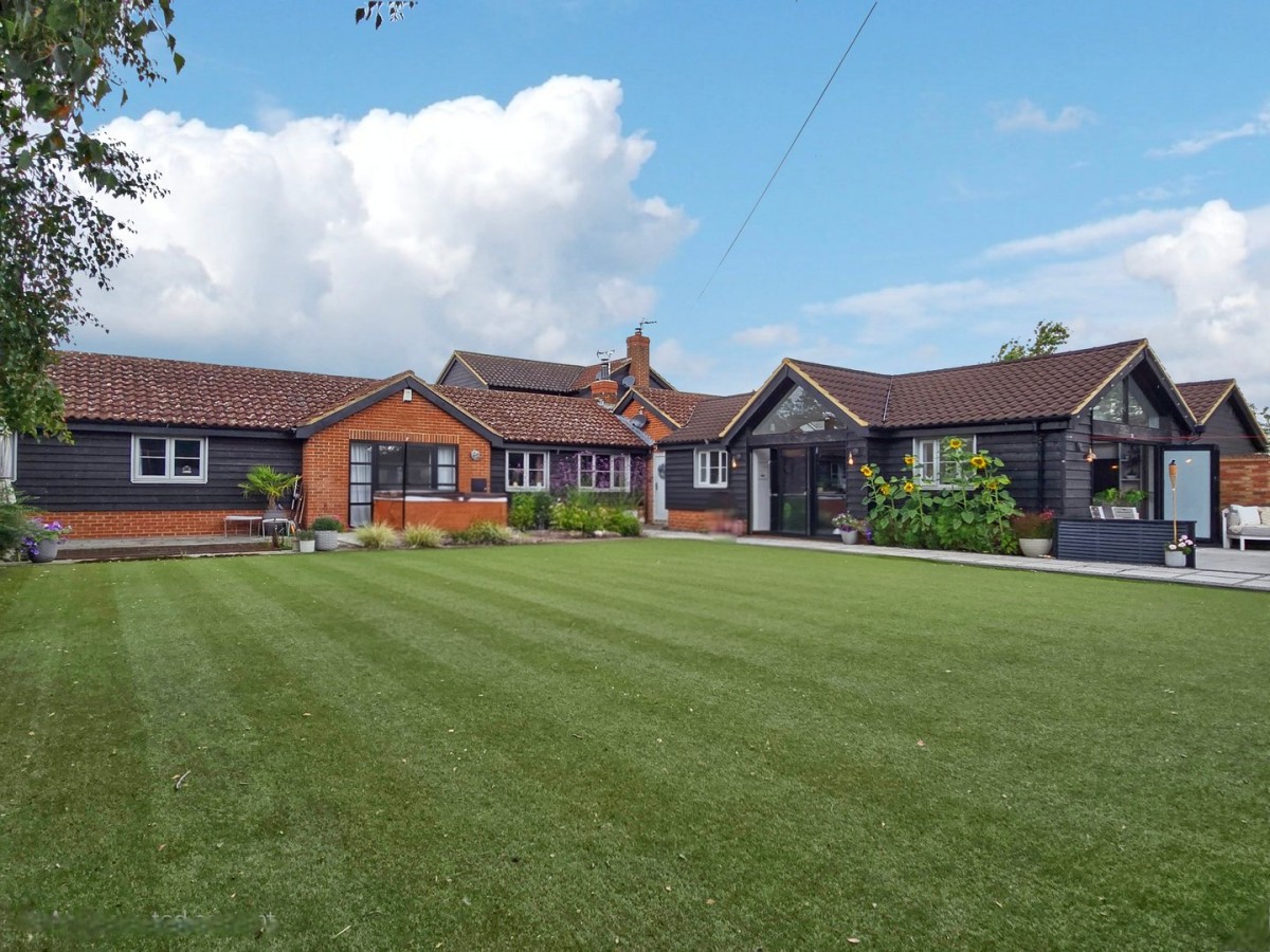 4 bedrooms House for Sale in Maulden, Bedfordshire | Country Properties
