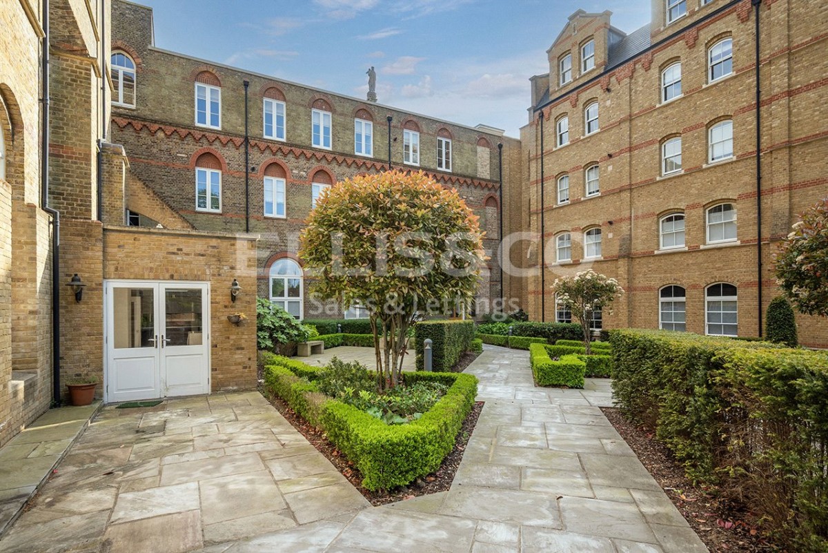 2 bedrooms Flat for Sale in Holborn Close, 3 Holborn Close, Mill Hill ...