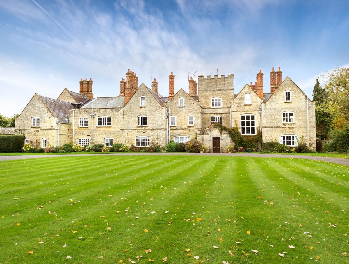 Stratton Audley Manor, Mill Lane, Stratton Audley | Hunters Estate ...
