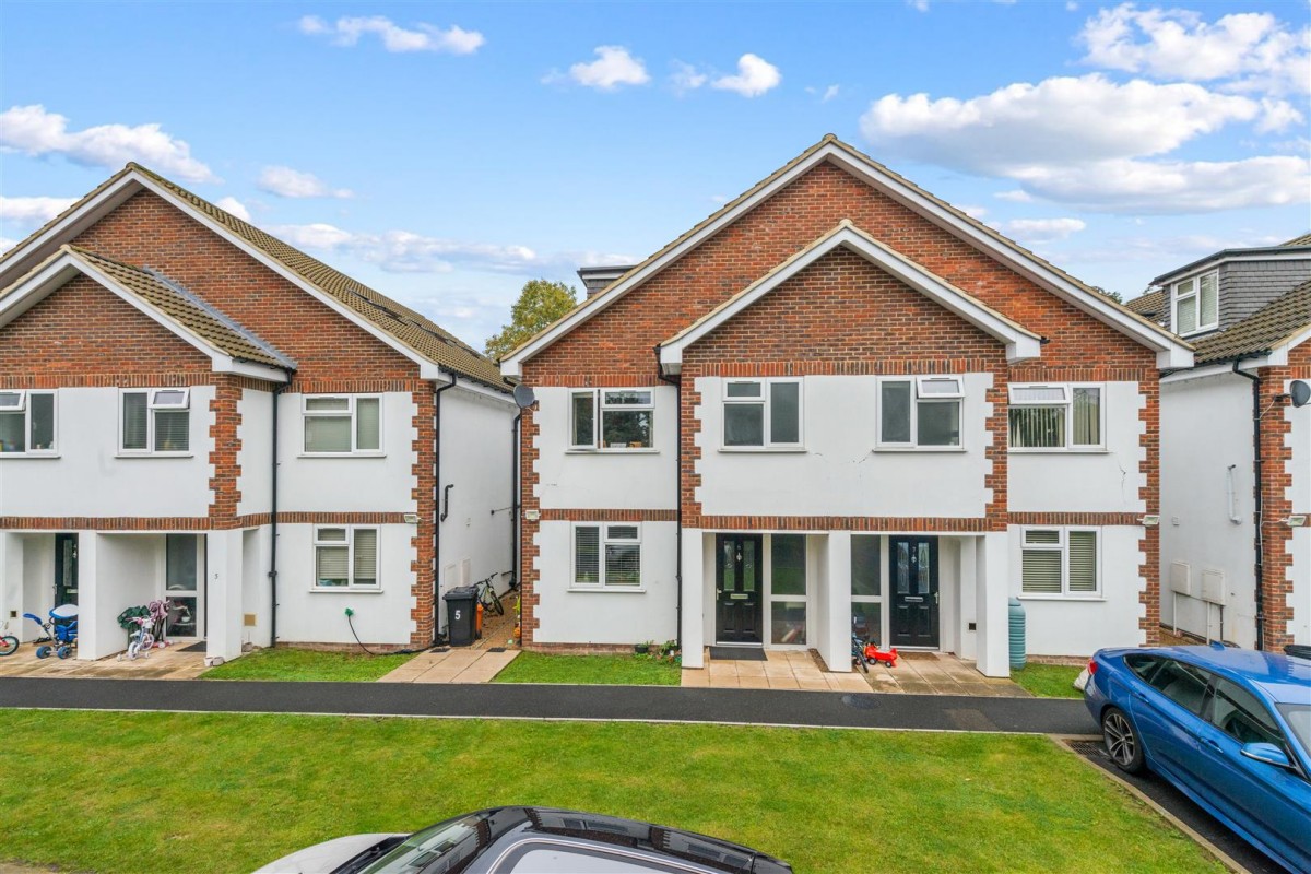 Arden Close, Hayes, UB4 9UZ | Hunters Estate Agents & Letting Agents
