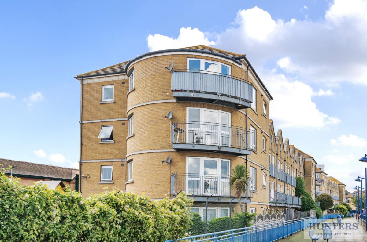 Wharfside Close, Erith | Hunters Estate Agents & Letting Agents