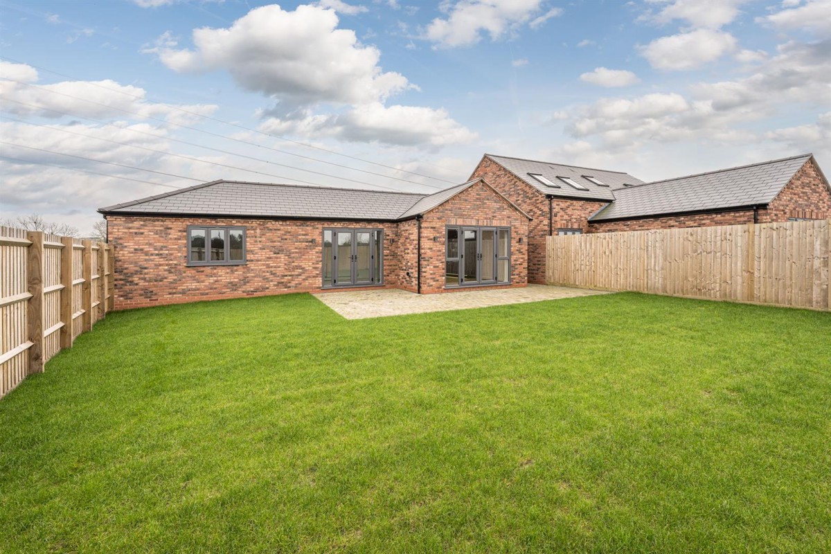 The Stableyard, Mile Flat Farm, Greensforge, Wall Heath, DY6 0AU ...
