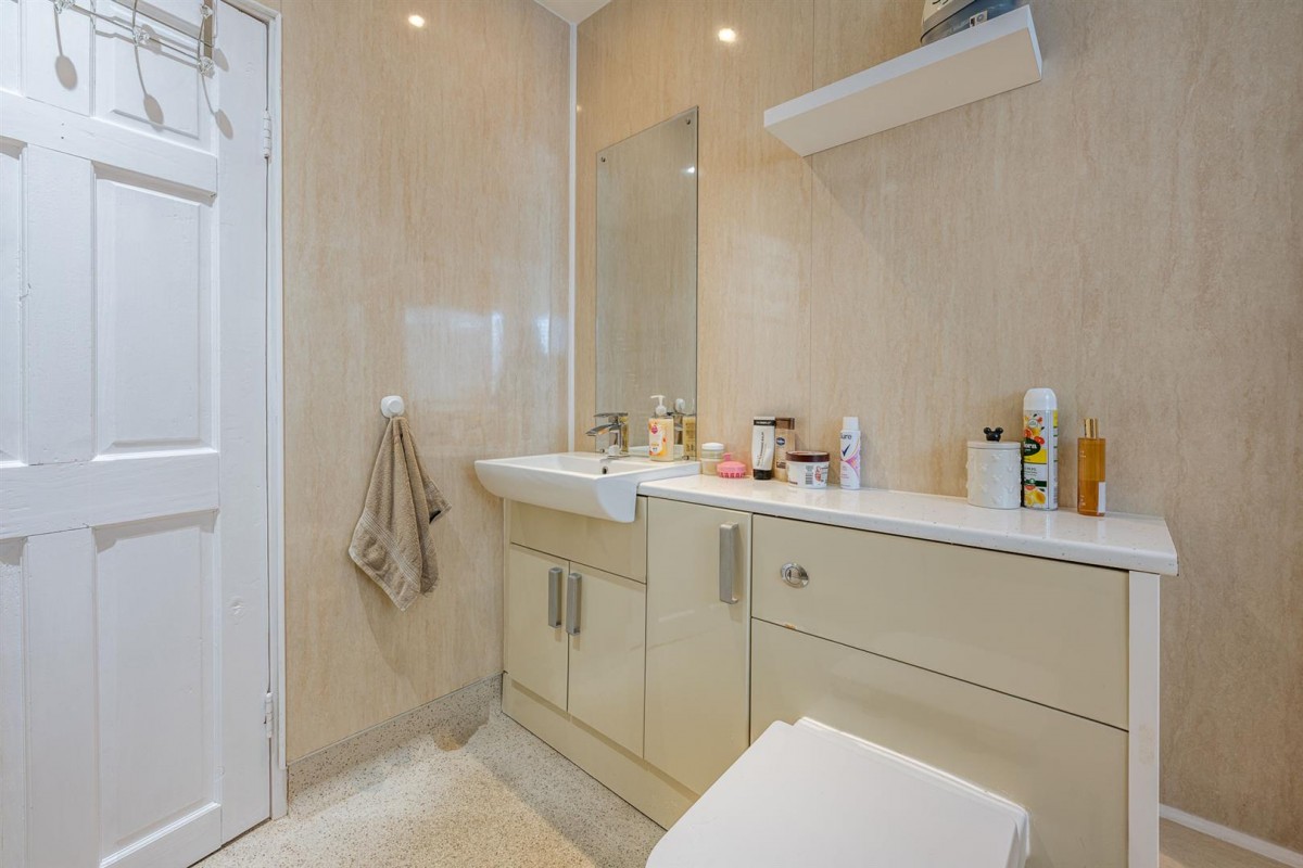 Church View Gardens, Kinver, DY7 6EE | Hunters Estate Agents & Letting ...