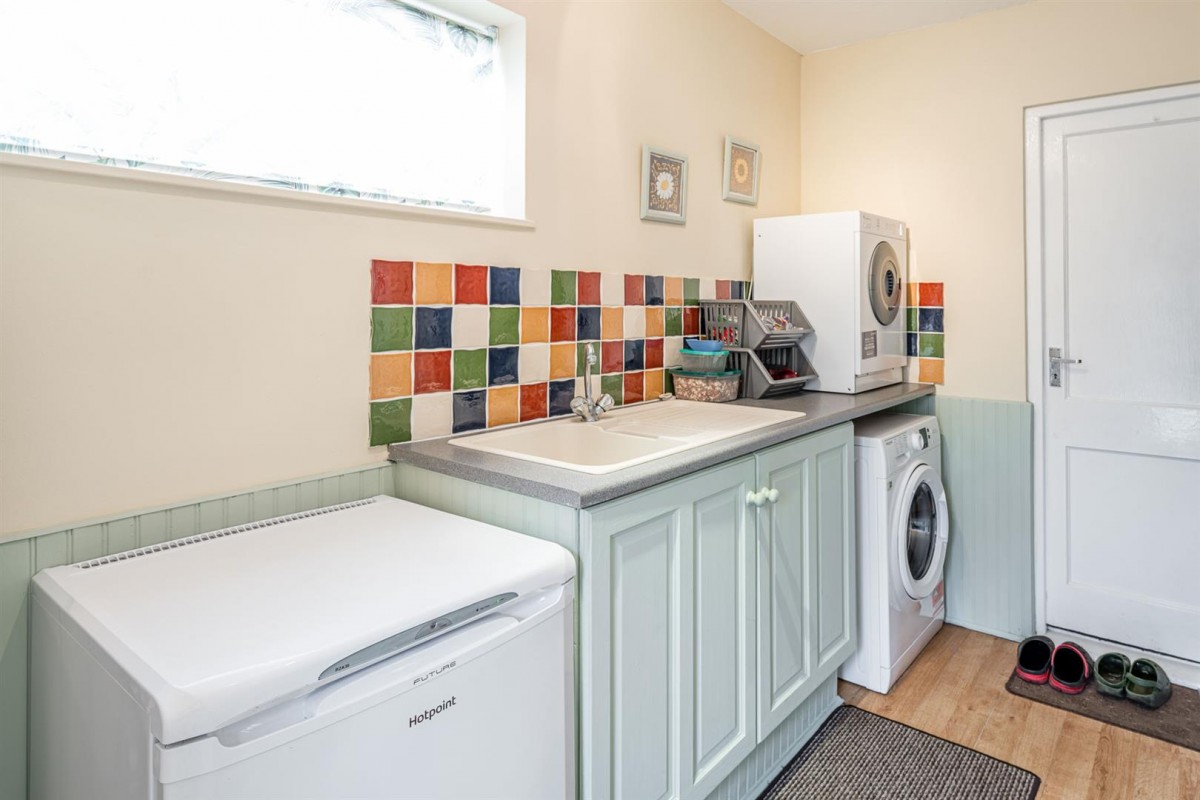 Oakfield Road, Wordsley, Stourbridge, DY8 5XS | Hunters Estate Agents ...