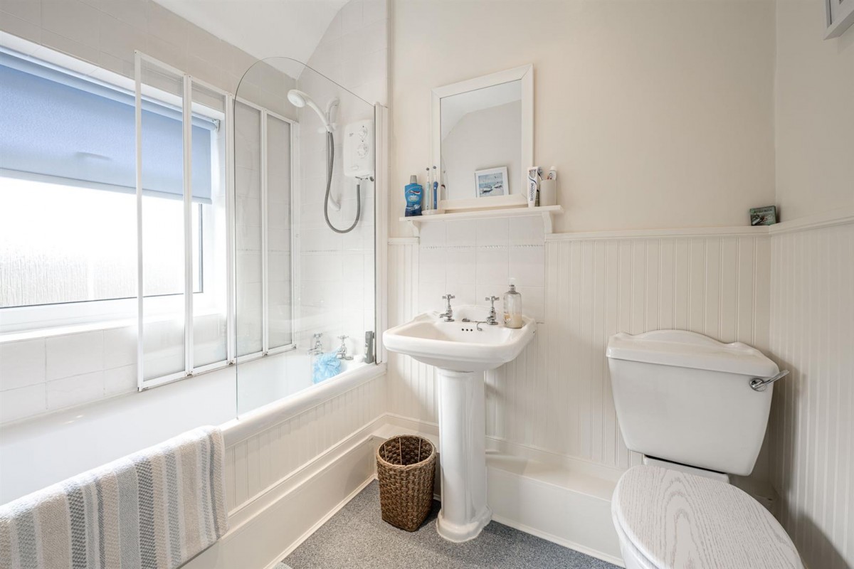 Oakfield Road, Wordsley, Stourbridge, DY8 5XS | Hunters Estate Agents ...