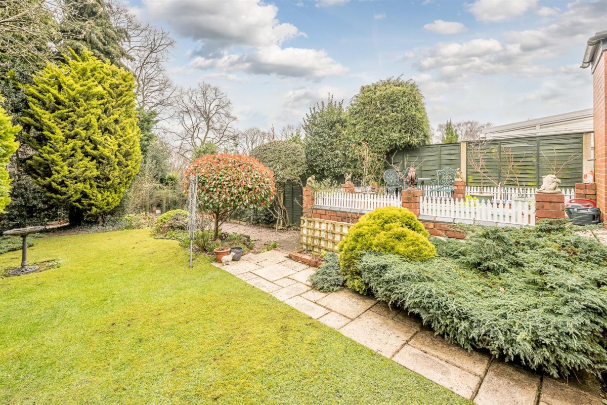 Oakfield Road, Wordsley, Stourbridge, DY8 5XS | Hunters Estate Agents ...