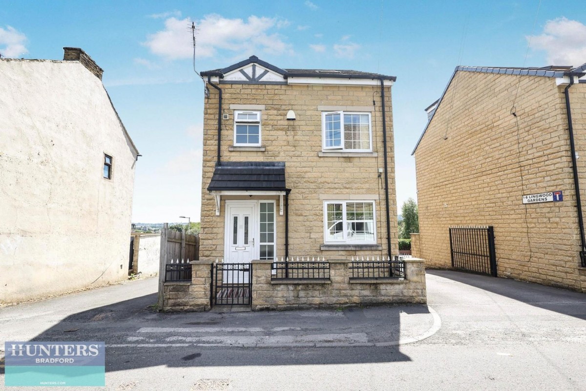 Lingwood Gardens Girlington, Bradford, West Yorkshire, BD8 9NY ...