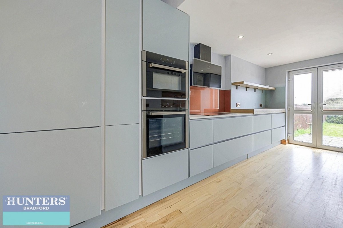 Hunsworth Lane East Bierley, Bradford, West Yorkshire, BD4 6PU ...