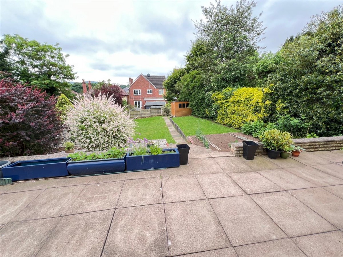 Parkfield Road, Stourbridge, DY8 1EY | Hunters Estate Agents & Letting ...
