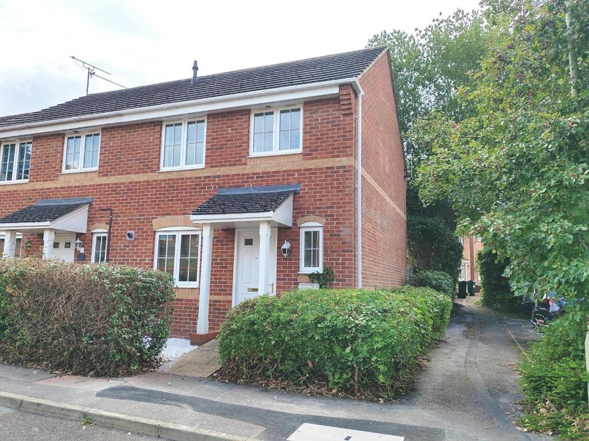 Rayner Drive, Arborfield, Reading, RG2 9FB | Hunters Estate Agents ...