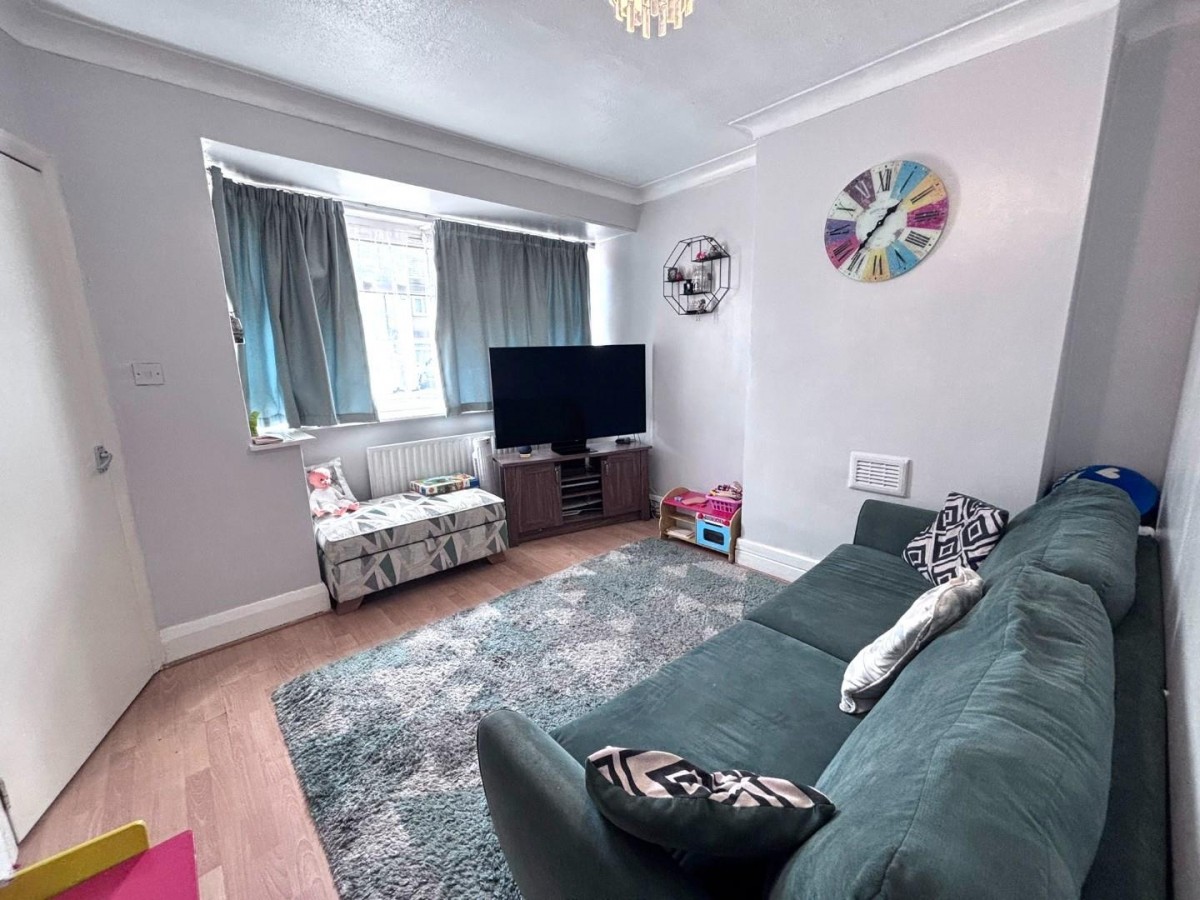 Warwick Crescent, Hayes, UB4 8RE | Hunters Estate Agents & Letting Agents