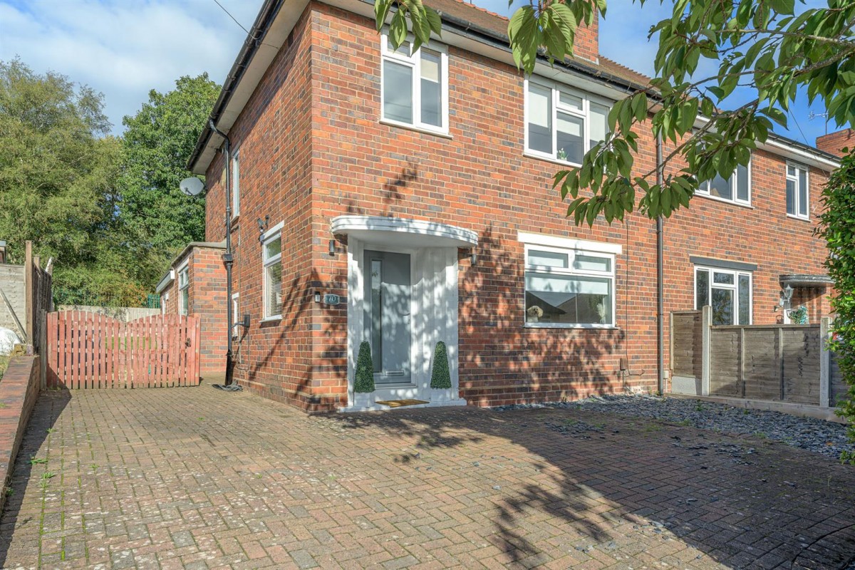 Caslon Crescent, Norton, Stourbridge, DY8 3EZ | Hunters Estate Agents ...
