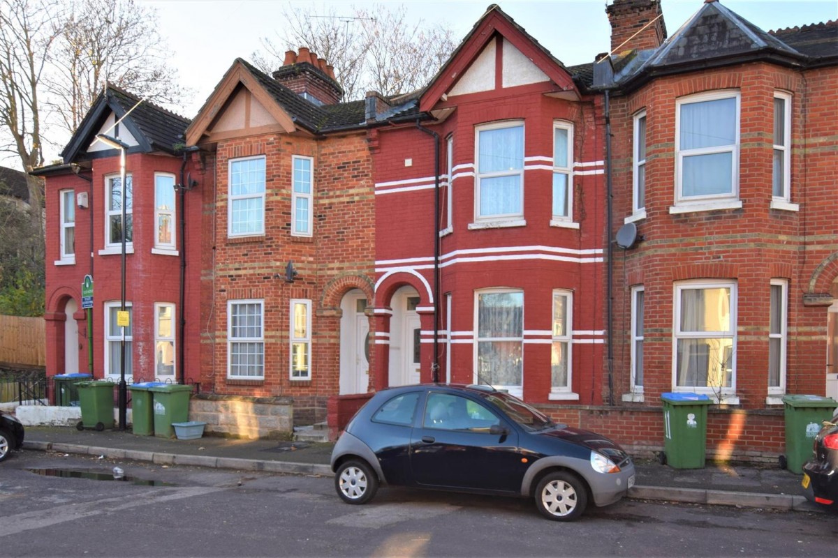 5 bedrooms House for Letting in Thackeray Road, Southampton | Hunters