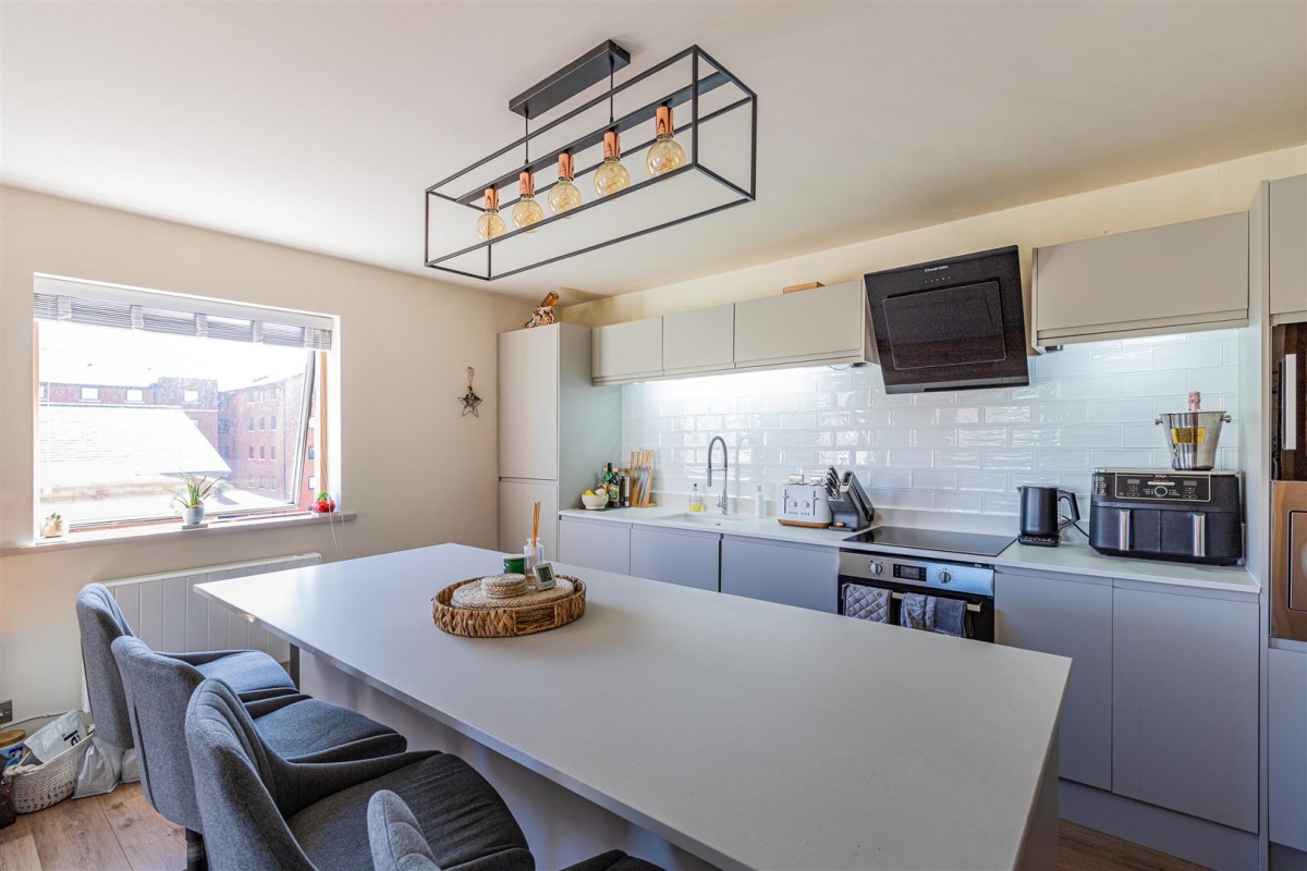 Henke Court, Cardiff Bay | Jeffrey Ross Estates