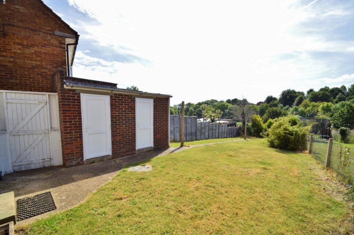 1 bedroom House of Multiple Occupation to rent in Wavell Way ...