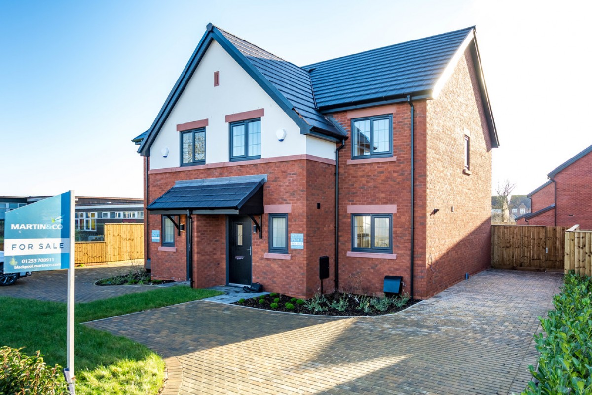 3 bedrooms House for sale in The Thornton, Carr Head Lane, Scholars ...