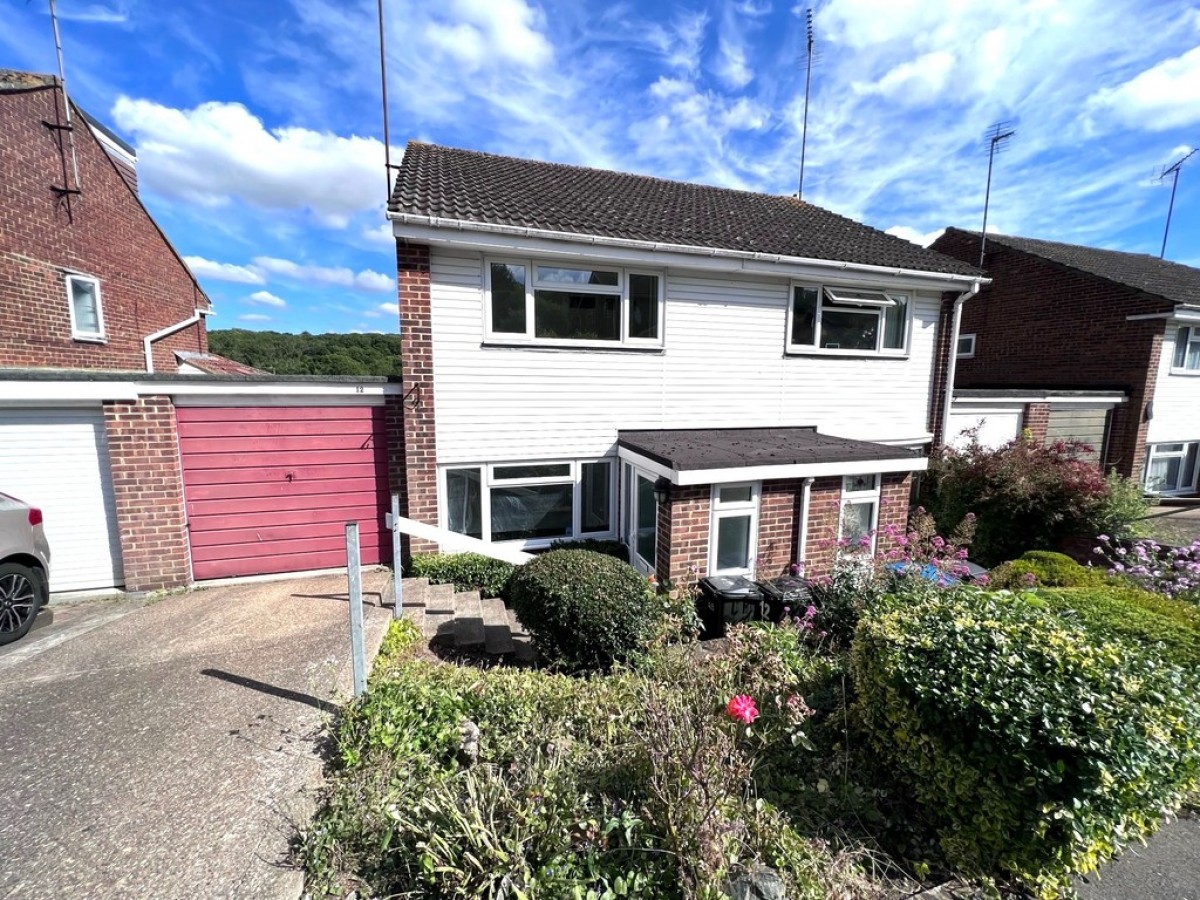 2 bedrooms House to rent in Linnet Close, Selsdon, Surrey | Martin & Co