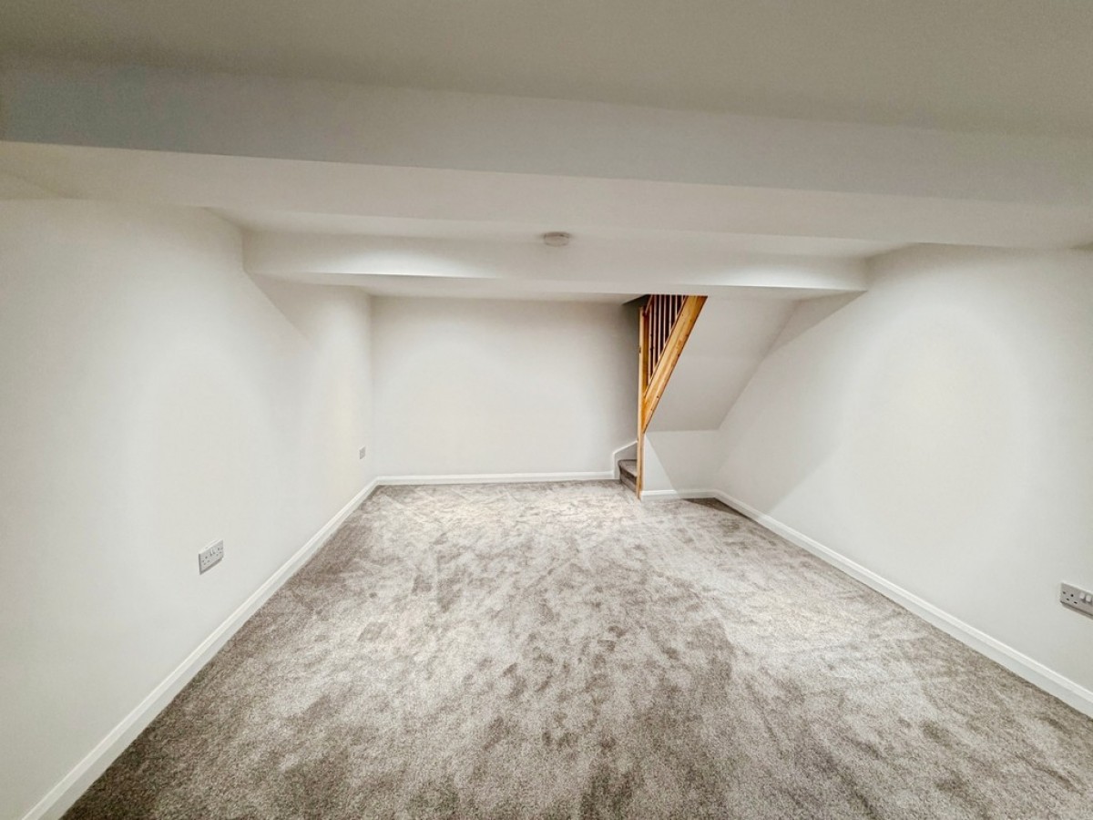 5 bedrooms House to rent in Apiary Gate, Castle Donington | Martin & Co