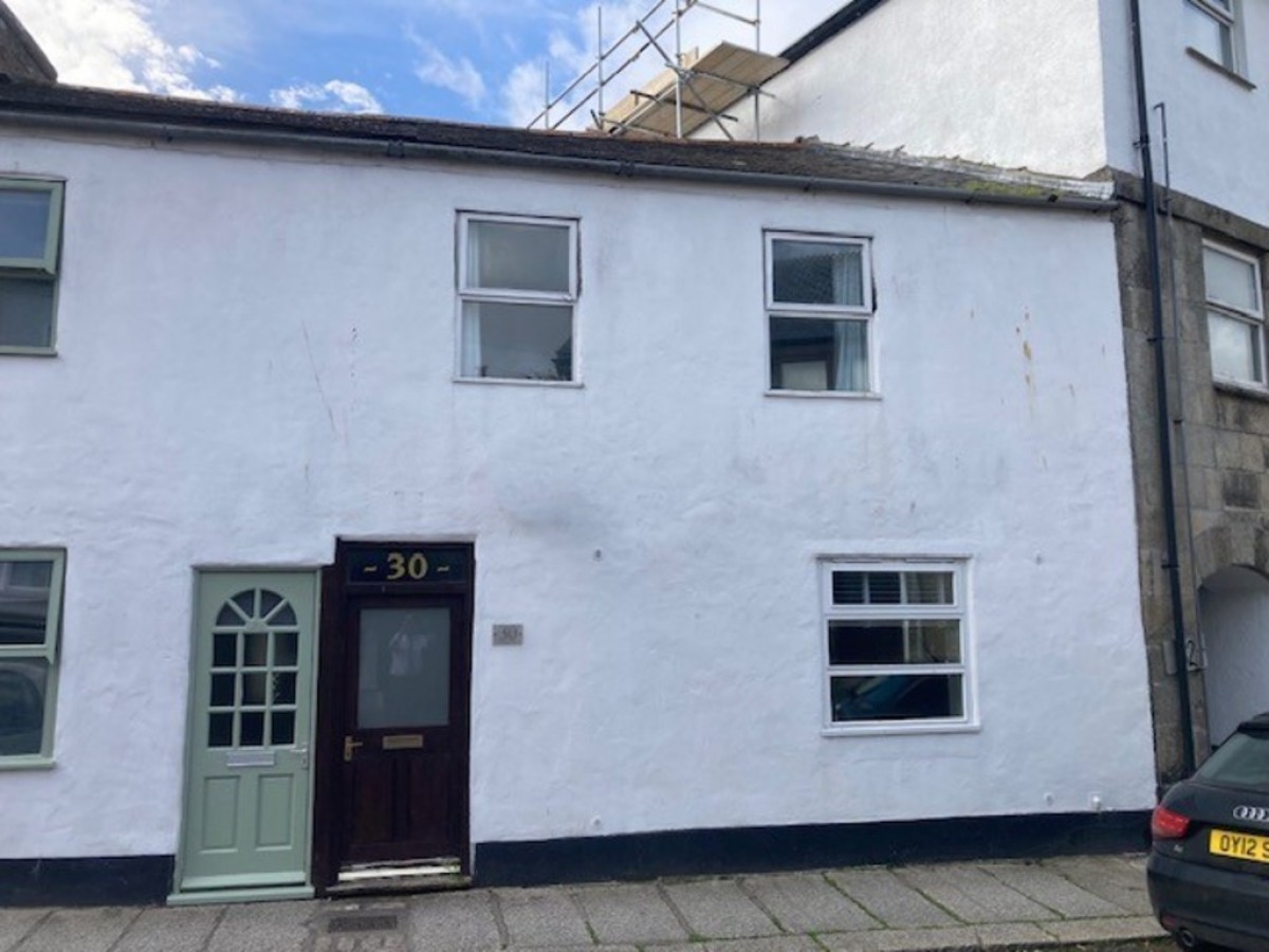 2 bedrooms House for sale in Church Street, Helston, Cornwall | Martin & Co