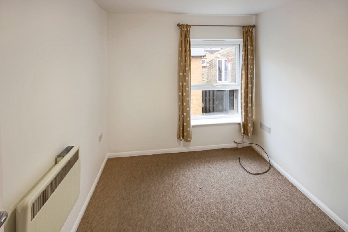 1 bedroom Flat to rent in Campbell Street | Martin & Co