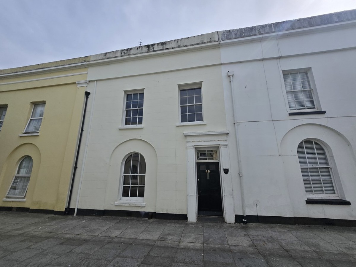 1 bedroom Flat for sale in Adelaide Street, Stonehouse | Martin & Co