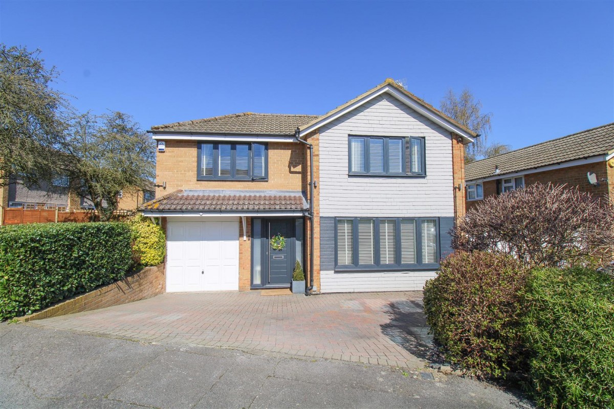 Fir Park, Harlow | Reyland Johnson Estate Agents