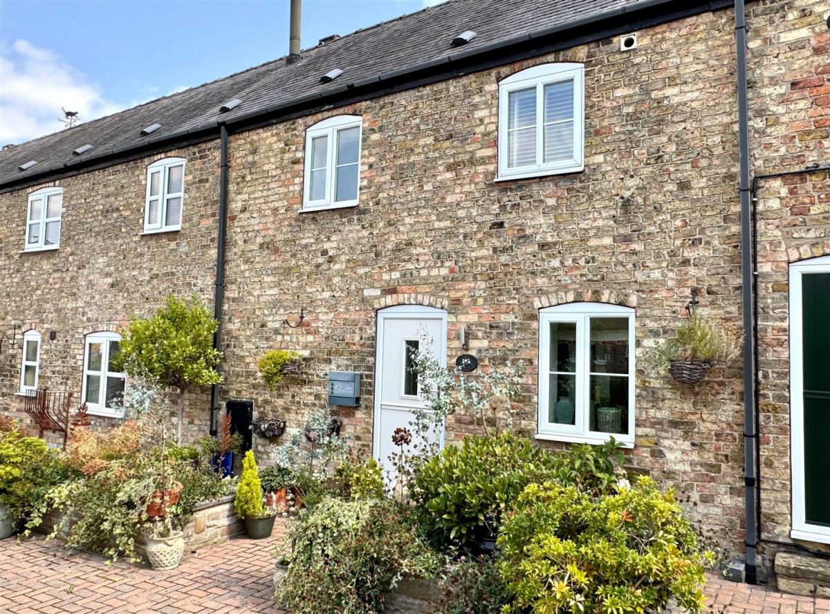 Easenby Close, Swanland | Staniford Grays