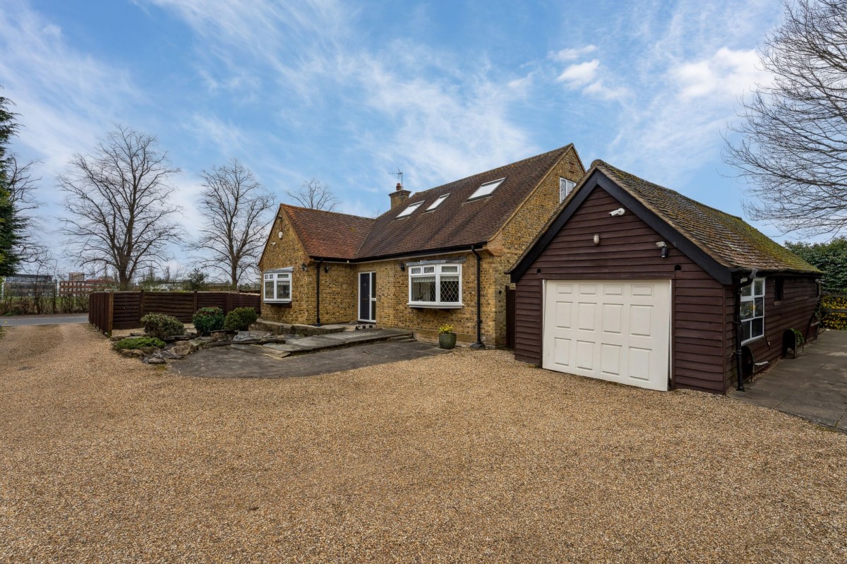 Cassiobury Park Avenue, Watford, WD18 | Trend & Thomas Estate Agents