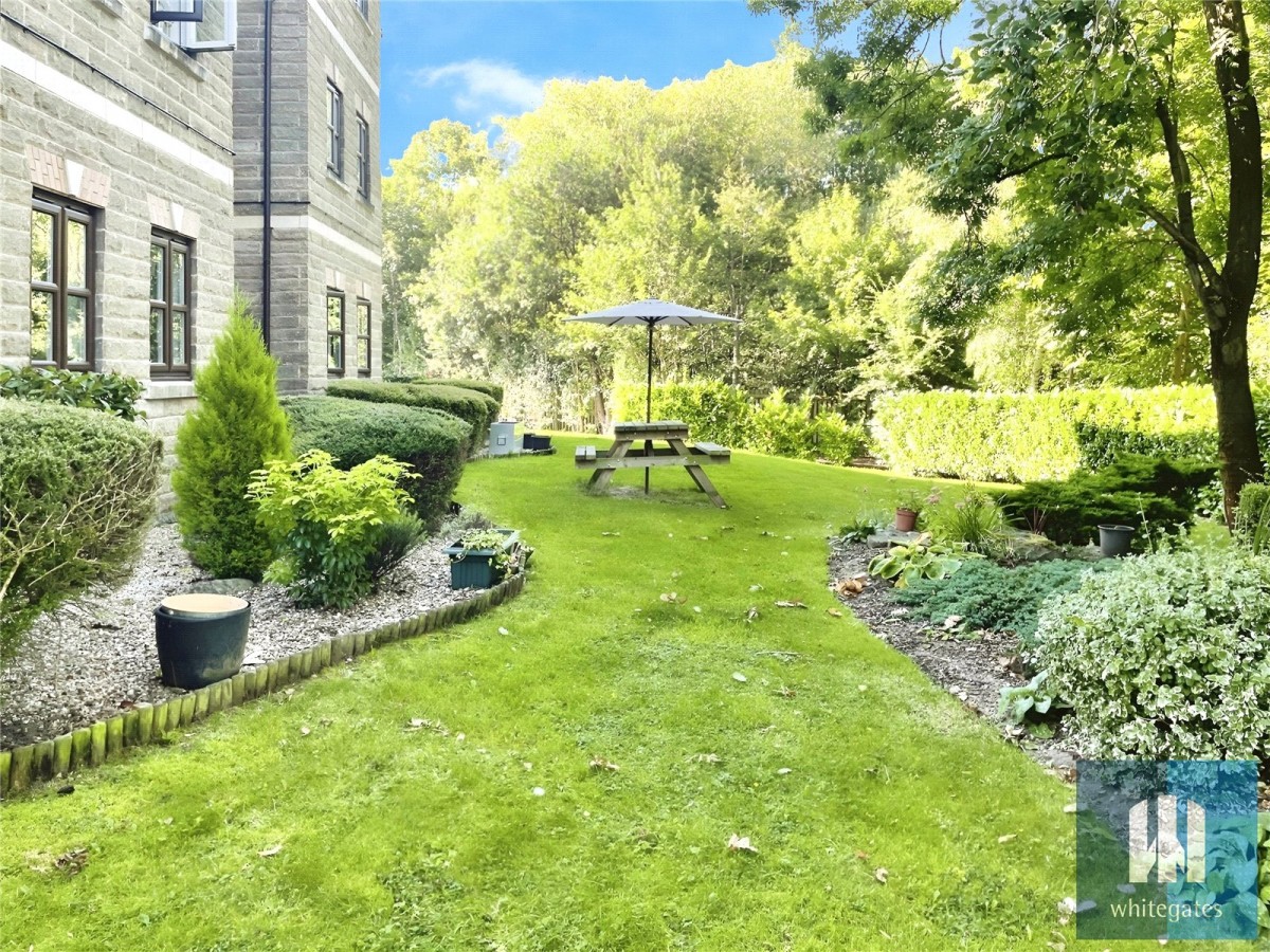 2 bedrooms Flat for Letting in Waterloo, Huddersfield | Whitegates